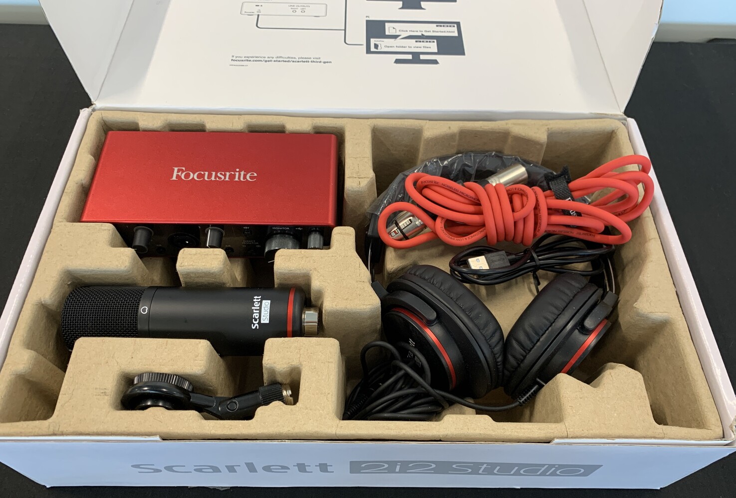 Focusrite Scarlett 2i2 Studio 3rd Gen USB Audio Interface Bundle ...
