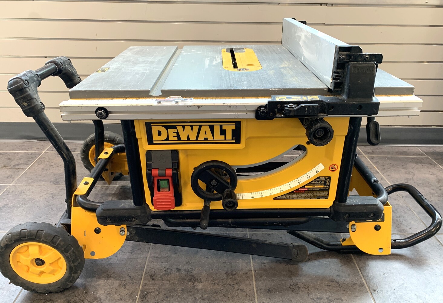 DeWalt DWE7491 10" Table Saw on Rolling Stand | Fastcash Pawn ...