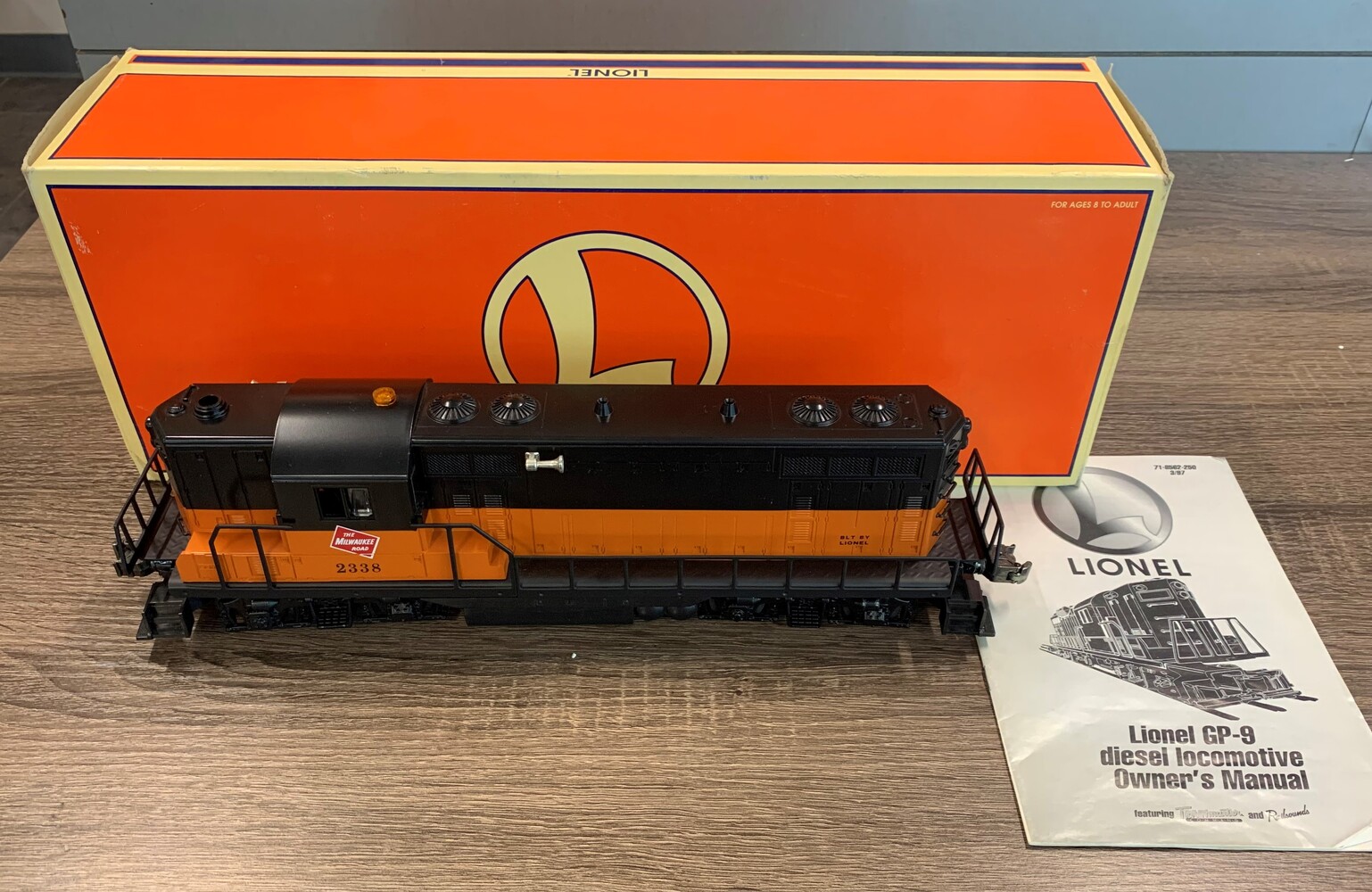 Lionel 6-18565 Milwaukee Road GP-9 Diesel Locomotive #2338 with Box ...