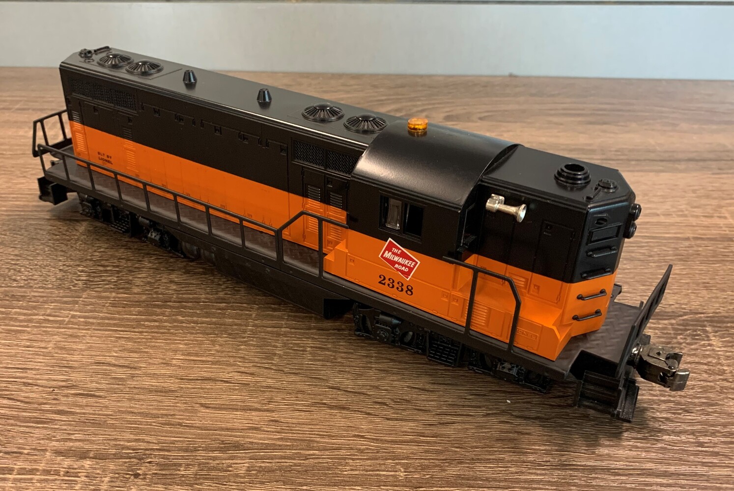 Lionel 6-18565 Milwaukee Road GP-9 Diesel Locomotive #2338 with Box | Fastcash Pawn & Checkcashers