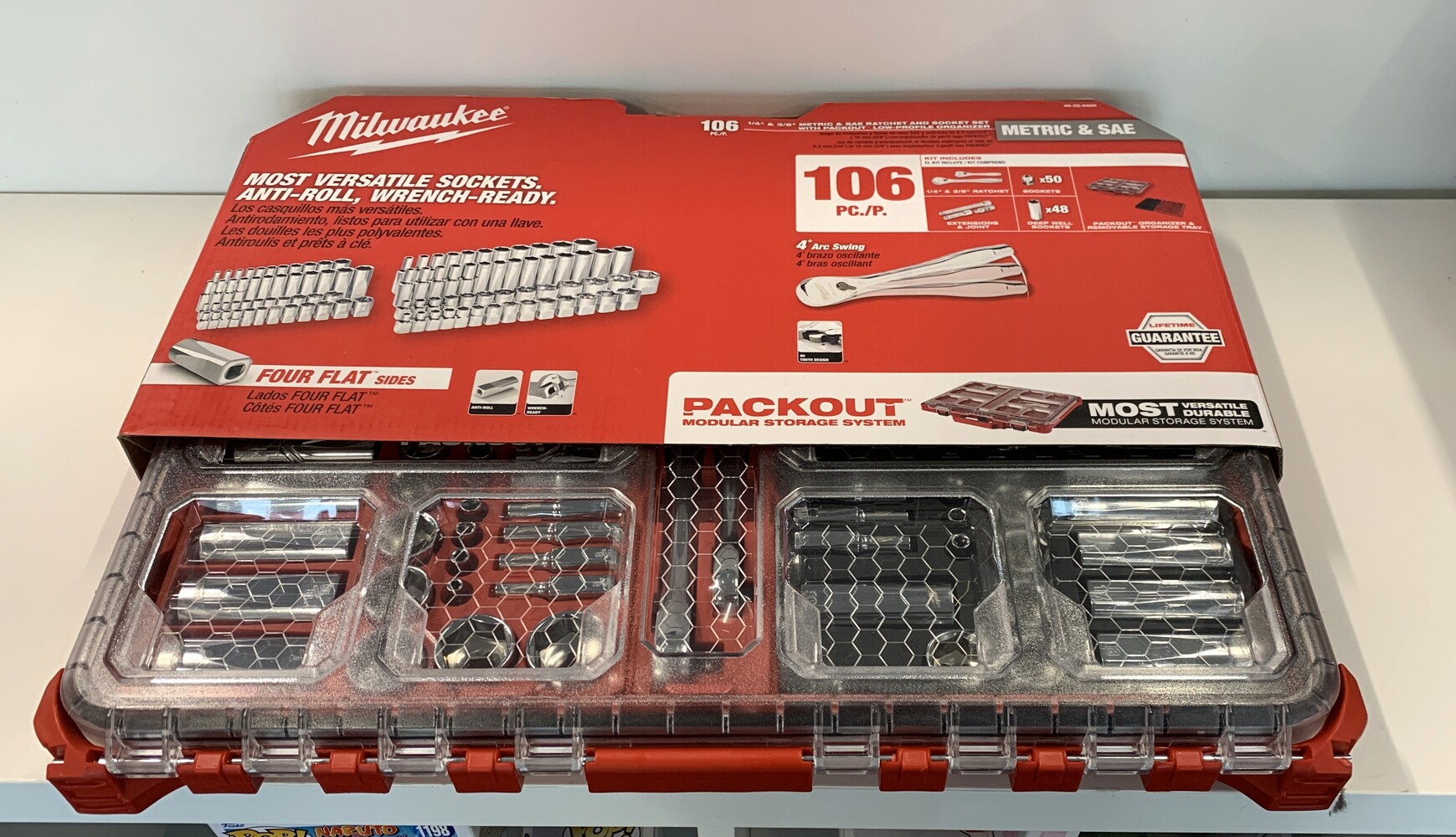 Milwaukee 106 Piece 1/4" & 3/8" Metric & SAE ratchet & socket set | Fastcash Pawn & Checkcashers
